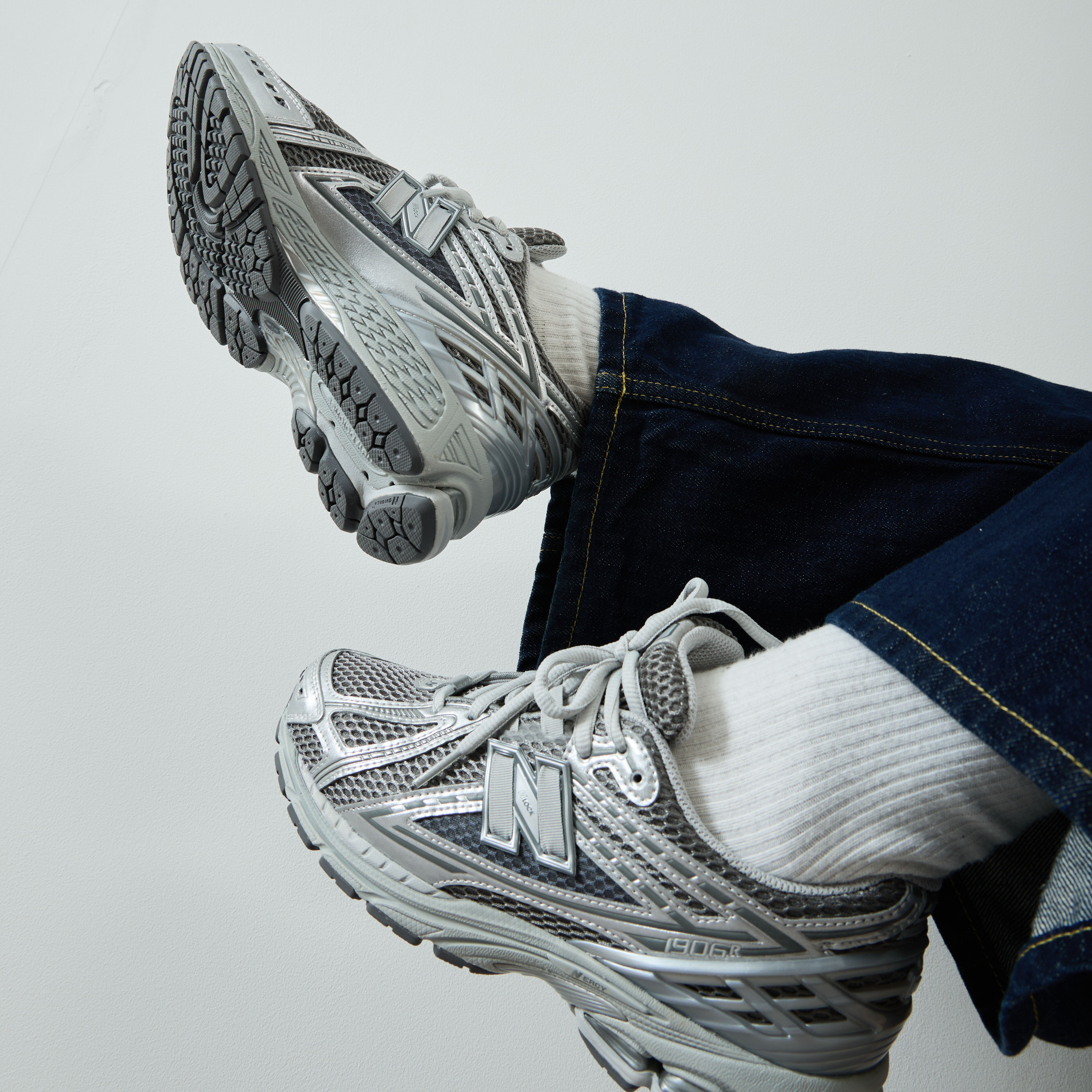 NEW BALANCE 1906 GRIJS/ZILVER - SNEAKERS HEREN | Courir.com