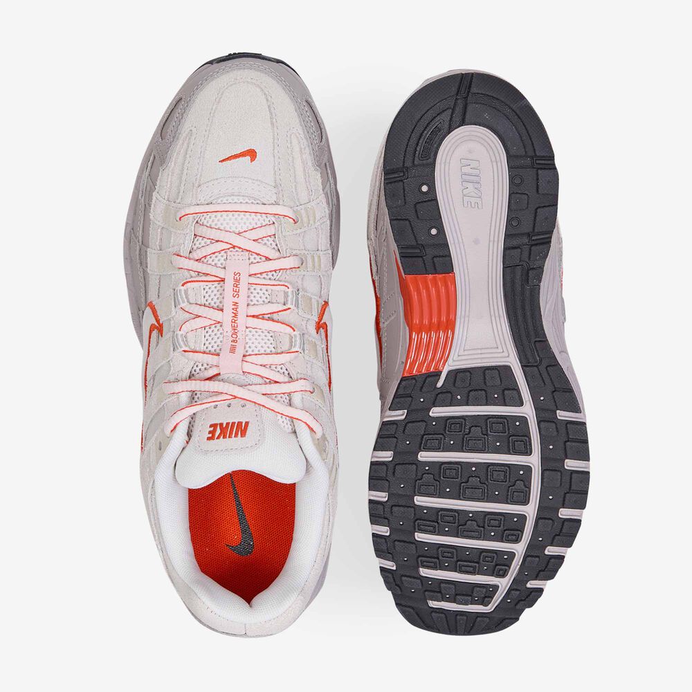 NIKE P-6000 BEIGE/ROOD - SNEAKERS HEREN | Courir.nl
