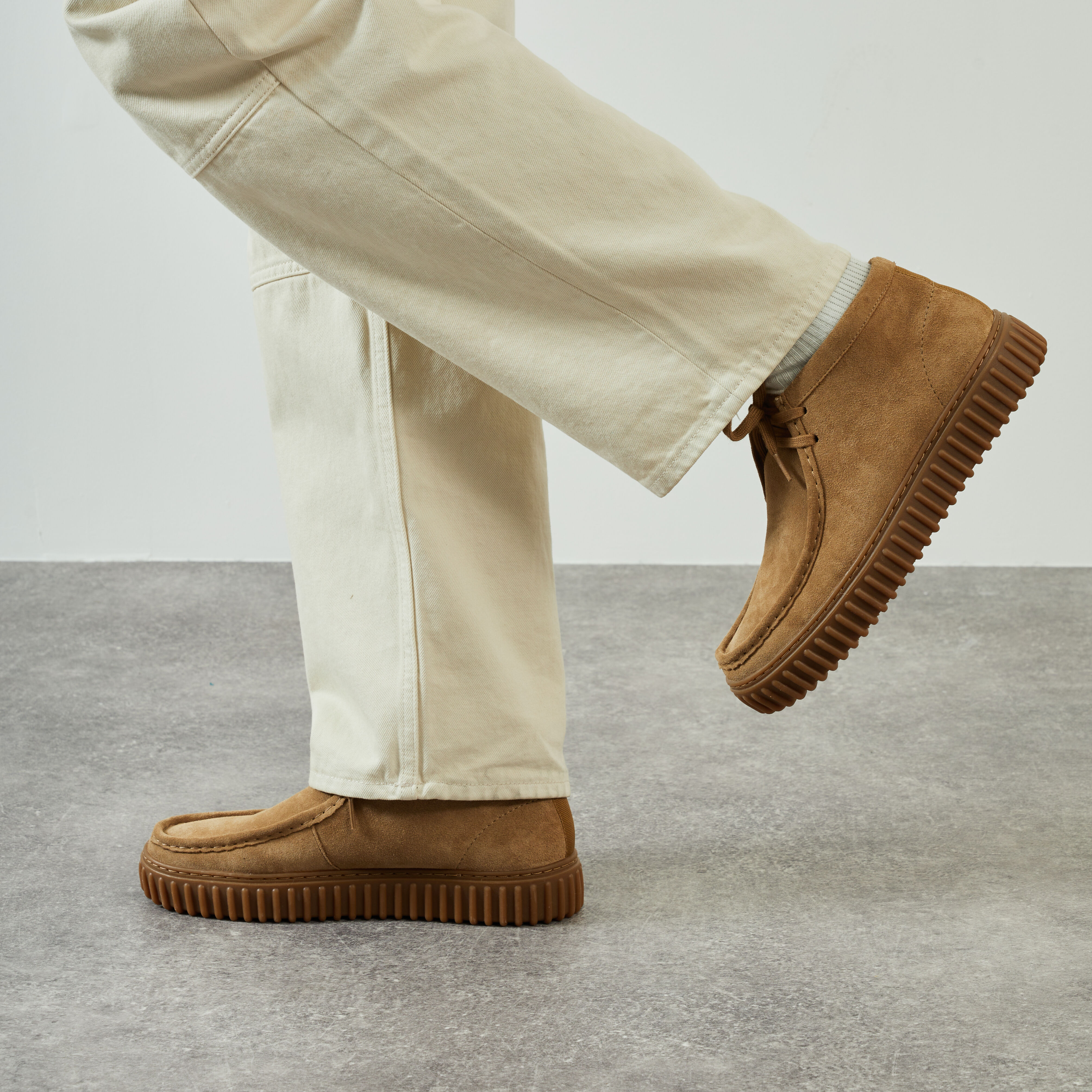 CLARKS TORHILL HI BEIGE - SNEAKERS HEREN | Courir.com